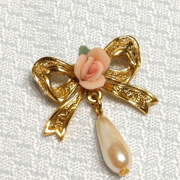Jewelry | Vintage So 8s Gold Tone Bow Pin With Pink Rose And Drop Faux ...